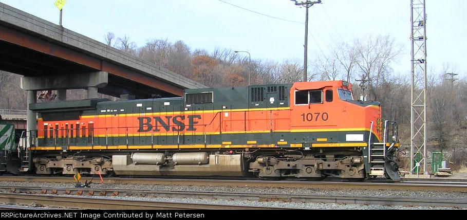 BNSF 1070